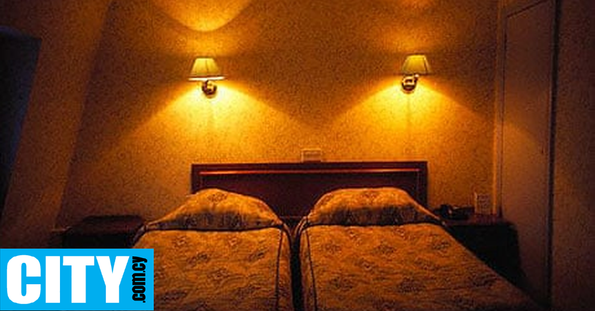 Πώς να εντοπίσετε κρυφές κάμερες σε ξενοδοχεία και ενοικιαζόμενα καταλύματα