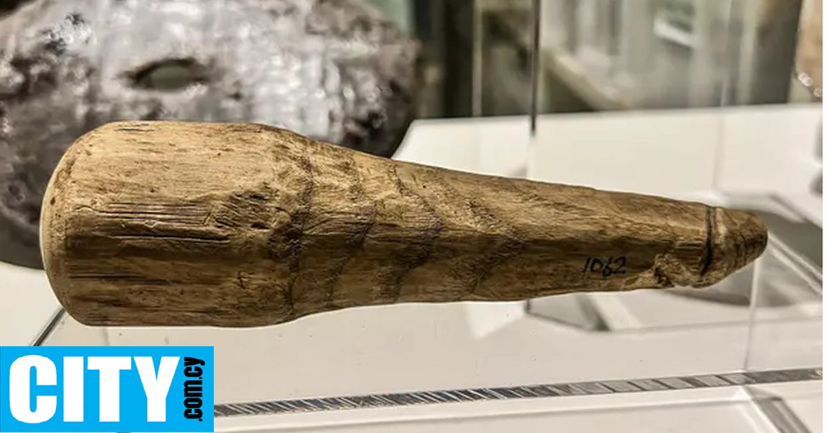 Το εικονιζόμενο αντικείμενο είναι (μάλλον) ένας ρωμαϊκός δονητής 2.000 ετών