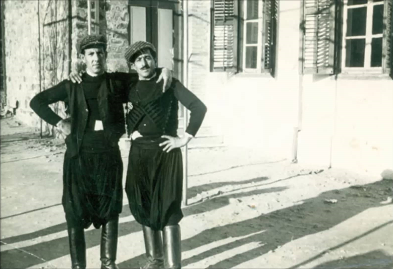 Υπάρχουν ακόμα αυθεντικοί βρακάδες